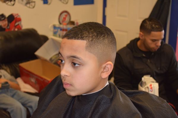CLASSIC CUTZ BARBER SHOP - Updated December 2025 - 14 Photos & 19 ...