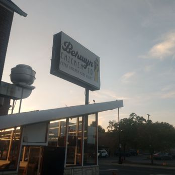 BERWYN CHICKEN - Updated January 2025 - 36 Photos & 38 Reviews - 7021 ...