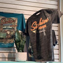 SICKIES GARAGE BURGERS & BREWS - Updated October 2025 - 243 Photos ...