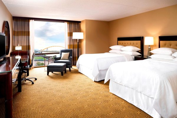 SHERATON PITTSBURGH HOTEL AT STATION SQUARE - 193 Photos & 219 Reviews ...