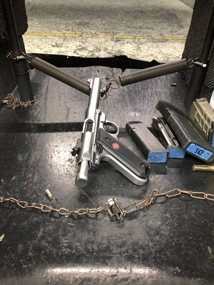 WAIKIKI HAWAII GUN CLUB - 67 Photos & 40 Reviews - 2142 Kalakaua Ave ...