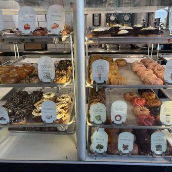 THE LOCAL DONUT - Updated December 2025 - 1022 Photos & 733 Reviews ...