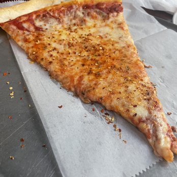 Photos of FRONT STREET PIZZA - Updated August 2024 - 353 Photos & 486 ...