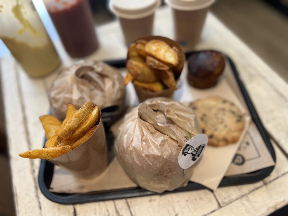 HANK BURGER PARIS ARCHIVES - Updated October 2024 - 212 Photos & 225 ...