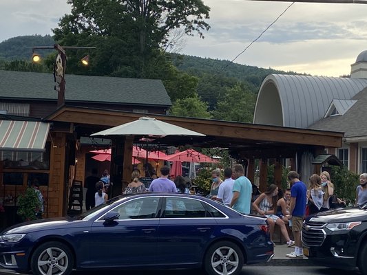 THE HUDDLE KITCHEN & BAR - 142 Photos & 290 Reviews - 4947 Lake Shore ...