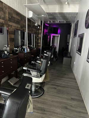 FAMOUS CUTZ BARBERSHOP - Updated October 2025 - 126 Photos & 19 Reviews ...