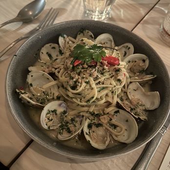 GRAFFITI RAW - Updated July 2024 - 585 Photos & 207 Reviews - 1001 ...