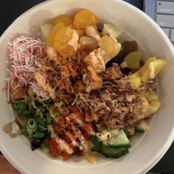 POKE POKÉ - Updated November 2024 - 51 Photos & 22 Reviews - 355 E Ohio ...