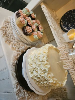 DAISY CAKES BAKERY - Updated December 2025 - 21 Photos - 3738 Jefferson ...