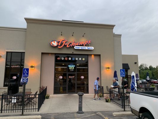 TJ CHUMPS - Updated June 2025 - 45 Photos & 73 Reviews - 559 S Main St ...