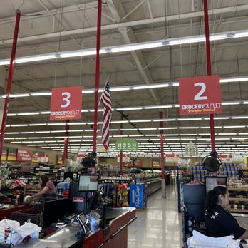 GROCERY OUTLET BARGAIN MARKET - Updated December 2025 - 26 Photos & 37 ...