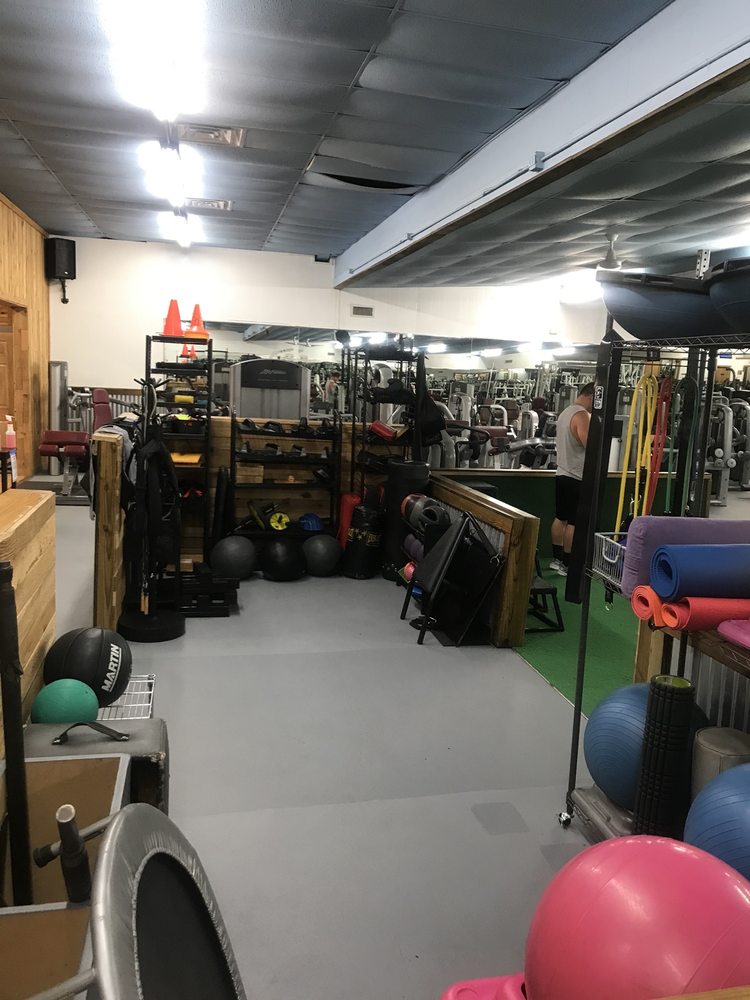 TEXAS FIT CLUB GYM - Updated July 2024 - 28 Photos - 212 NE Wilshire ...