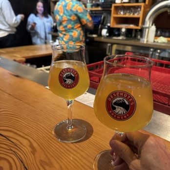 DESCHUTES BREWERY PORTLAND PUBLIC HOUSE - Updated November 2024 - 5270 ...