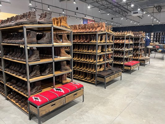 BOOT BARN - Updated February 2025 - 37 Photos - 1220 E Park St ...