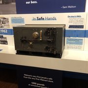 THE WALMART MUSEUM - 345 Photos & 104 Reviews - 105 N Main St ...