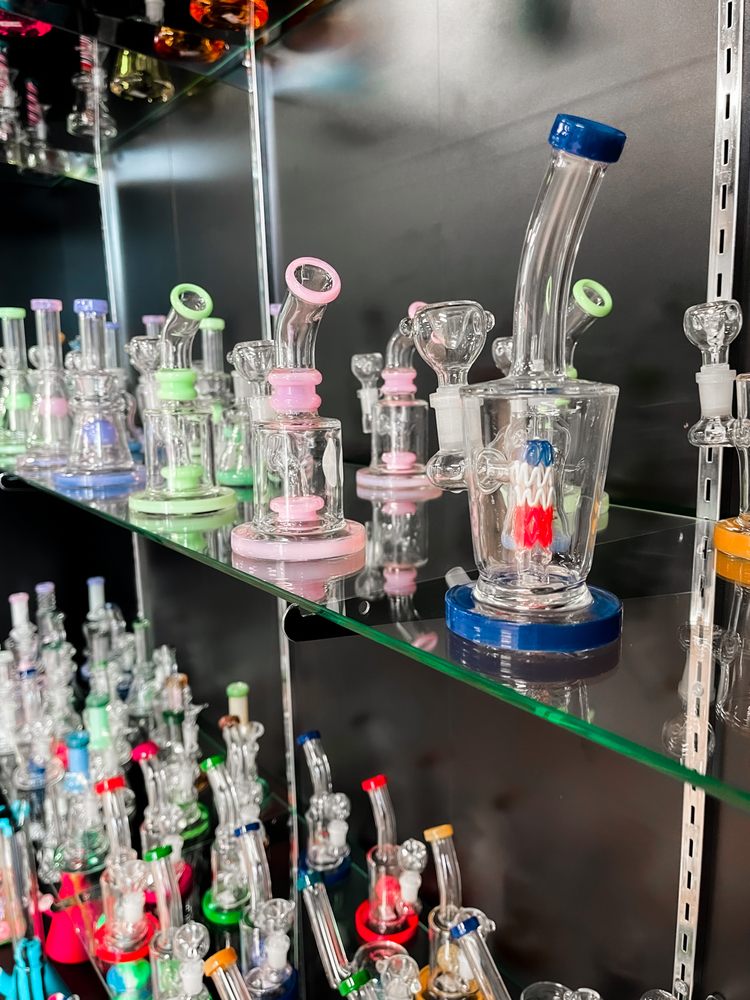 RED BARN SMOKE SHOP - Updated December 2025 - 21 Photos - 11554 N ...