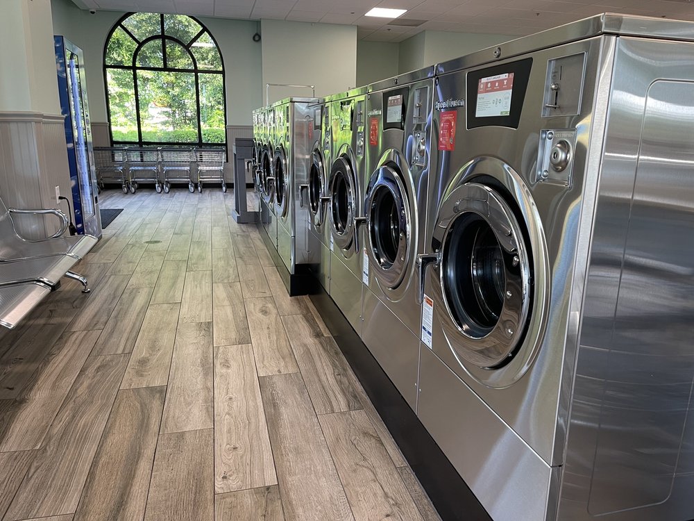 SPLASH LAUNDROMAT - Updated June 2025 - 26 Photos & 31 Reviews - 880 ...