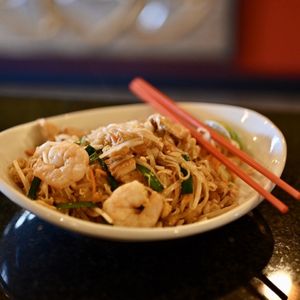 WHITE ELEPHANT THAI CUISINE - 162 Photos & 198 Reviews - 1808 19 Street ...