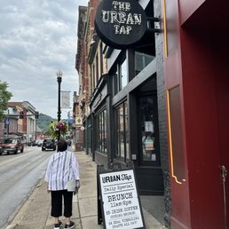 THE URBAN TAP - Updated October 2025 - 616 Photos & 436 Reviews - 1209 ...