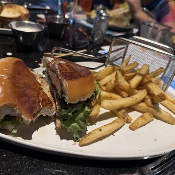 FUSE SPORTS BAR - Updated December 2024 - 218 Photos & 291 Reviews ...