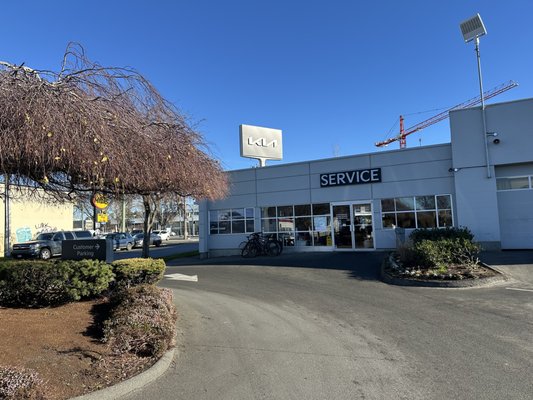 KIA VICTORIA - Updated December 2025 - 15 Photos - 2620 Government St ...