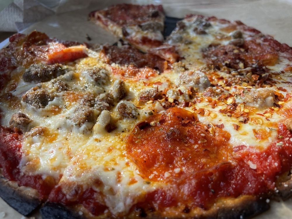 OUTLAW PIZZA 46 - Updated September 2025 - 12 Photos & 16 Reviews ...