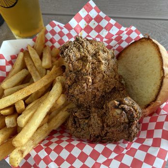 OFF THE RAILS BARBEQUE AND DRAFTHOUSE - Updated December 2025 - 142 ...