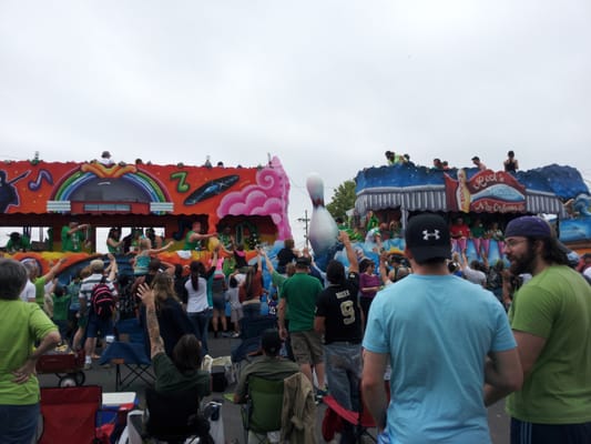 LOUISIANA IRISH-ITALIAN PARADE - Updated December 2025 - 47 Photos ...