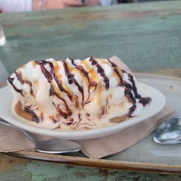 TOWNE TAVERN AND TREEHOUSE - Updated May 2025 - 72 Photos & 97 Reviews ...