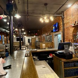 THE HOPS SPOT - Updated December 2025 - 348 Photos & 341 Reviews - 116 ...