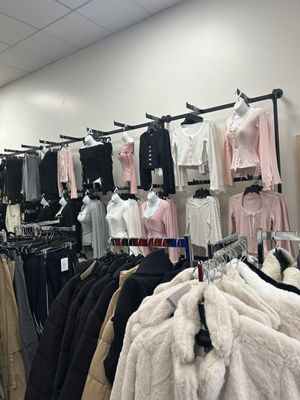 HYPERBEES - Updated September 2025 - 14 Reviews - 6517 Pacific Blvd ...