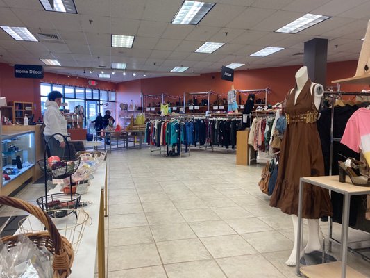 UPTOWN CONSIGNMENT - Updated December 2025 - 50 Reviews - 1735 ...