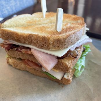 THE CLASSIC CAFE - Updated December 2025 - 993 Photos & 365 Reviews ...