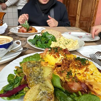 UGOT BRUNCHERIE - Updated May 2025 - 194 Photos & 102 Reviews - Carrer ...