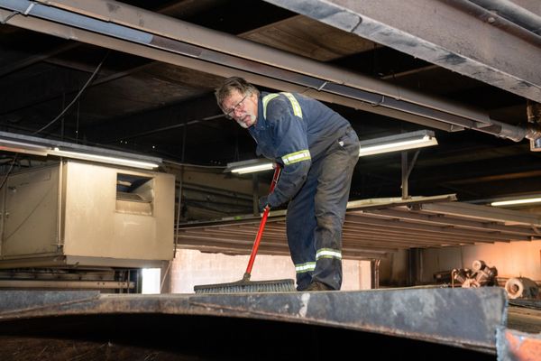 CURBSIDE WASTE - Updated January 2026 - 33 Photos & 201 Reviews ...