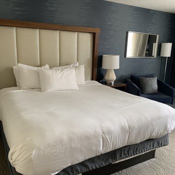 DOUBLETREE BY HILTON HOTEL BOSTON-ANDOVER - Updated July 2024 - 191 ...