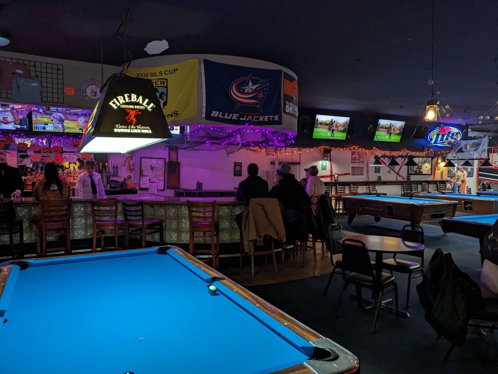 SUZI-CUE POOL HALL - Updated December 2025 - 25 Photos & 35 Reviews ...