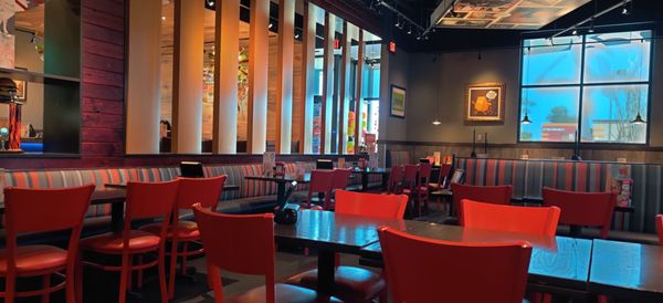RED ROBIN GOURMET BURGERS AND BREWS - Updated December 2025 - 217 ...