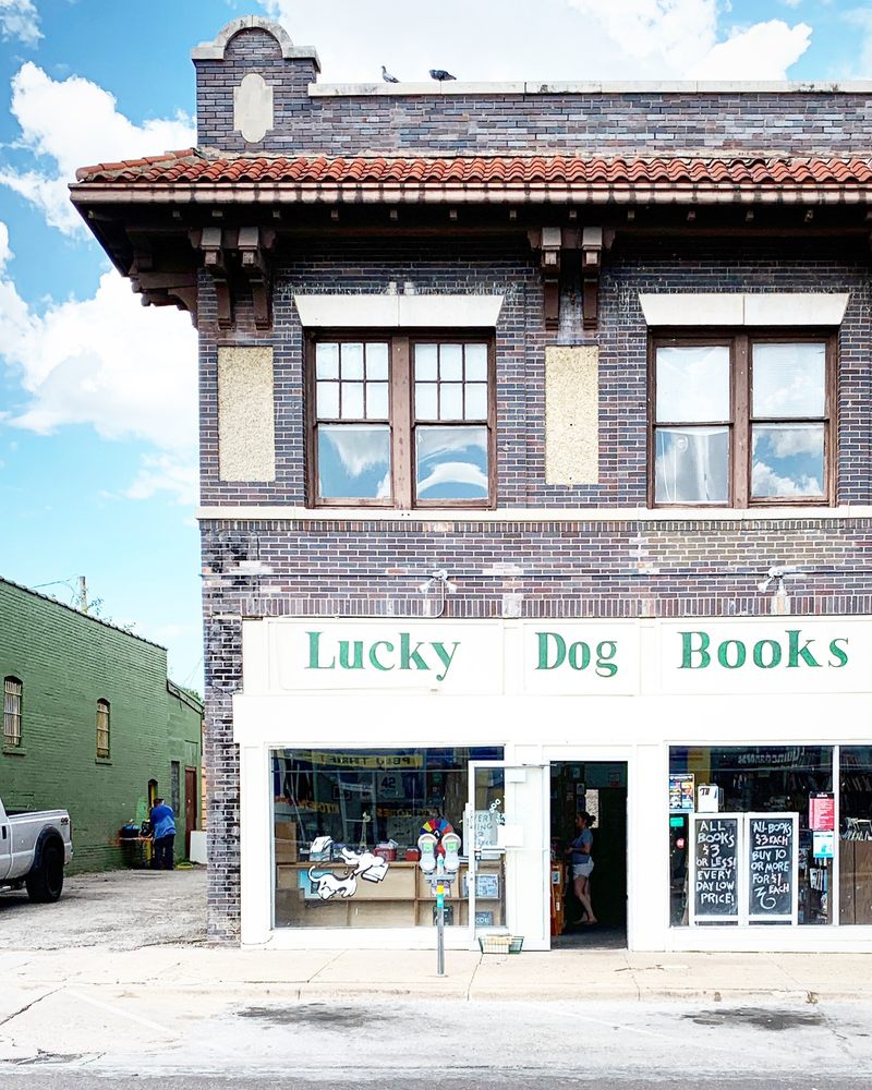 LUCKY DOG BOOKS - OAK CLIFF - 29 Photos & 34 Reviews - 911 W Jefferson ...