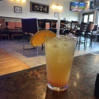 SIX POINTS PUB - Updated March 2025 - 135 Photos & 98 Reviews - 574 ...