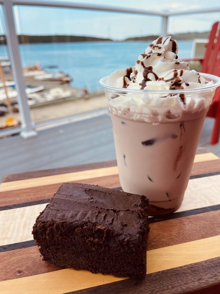 CAST AWAY CAFE - Updated October 2024 - 54 Photos - 82 Main Street ...