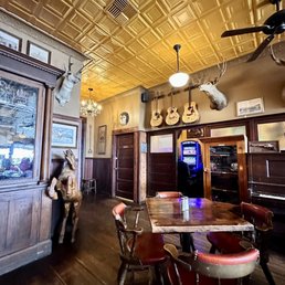 OLD SALOON - Updated December 2025 - 190 Photos & 136 Reviews - 210 ...