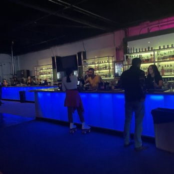 TRACKS - Updated December 2025 - 187 Photos & 177 Reviews - 3500 Walnut ...