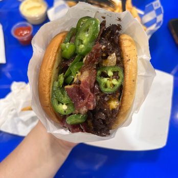 BURGER BODEGA - Updated May 2024 - 666 Photos & 368 Reviews - 4520 ...