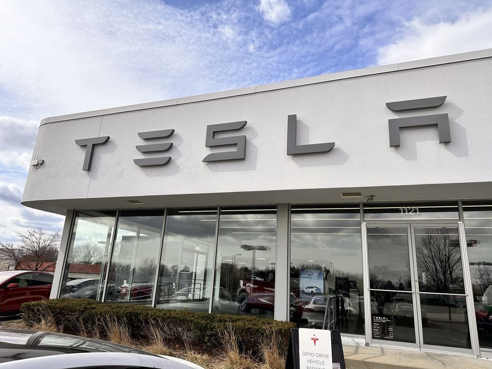 TESLA LIBERTYVILLE - Updated January 2026 - 1121 S Milwaukee Ave ...
