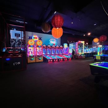 LUCKY STRIKE BELLEVUE - Updated April 2025 - 260 Photos & 594 Reviews ...