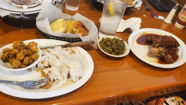 SMALL TOWN KITCHEN - Updated December 2025 - 40 Photos & 17 Reviews ...