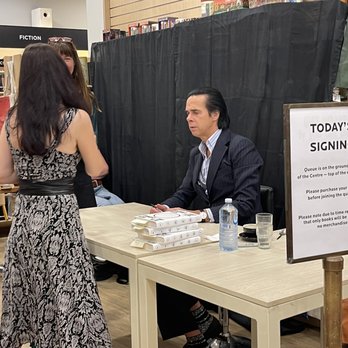 DYMOCKS - Updated September 2025 - 19 Photos & 11 Reviews - 234 Collins ...