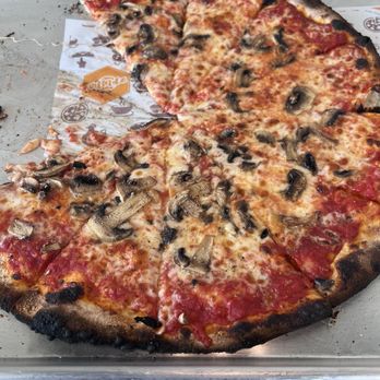 AH-BEETZ NEW HAVEN PIZZERIA West Palm Beach, FL - Updated November 2024 ...