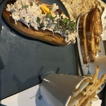 ROUND ROBIN BAR - Updated December 2025 - 242 Photos & 223 Reviews ...